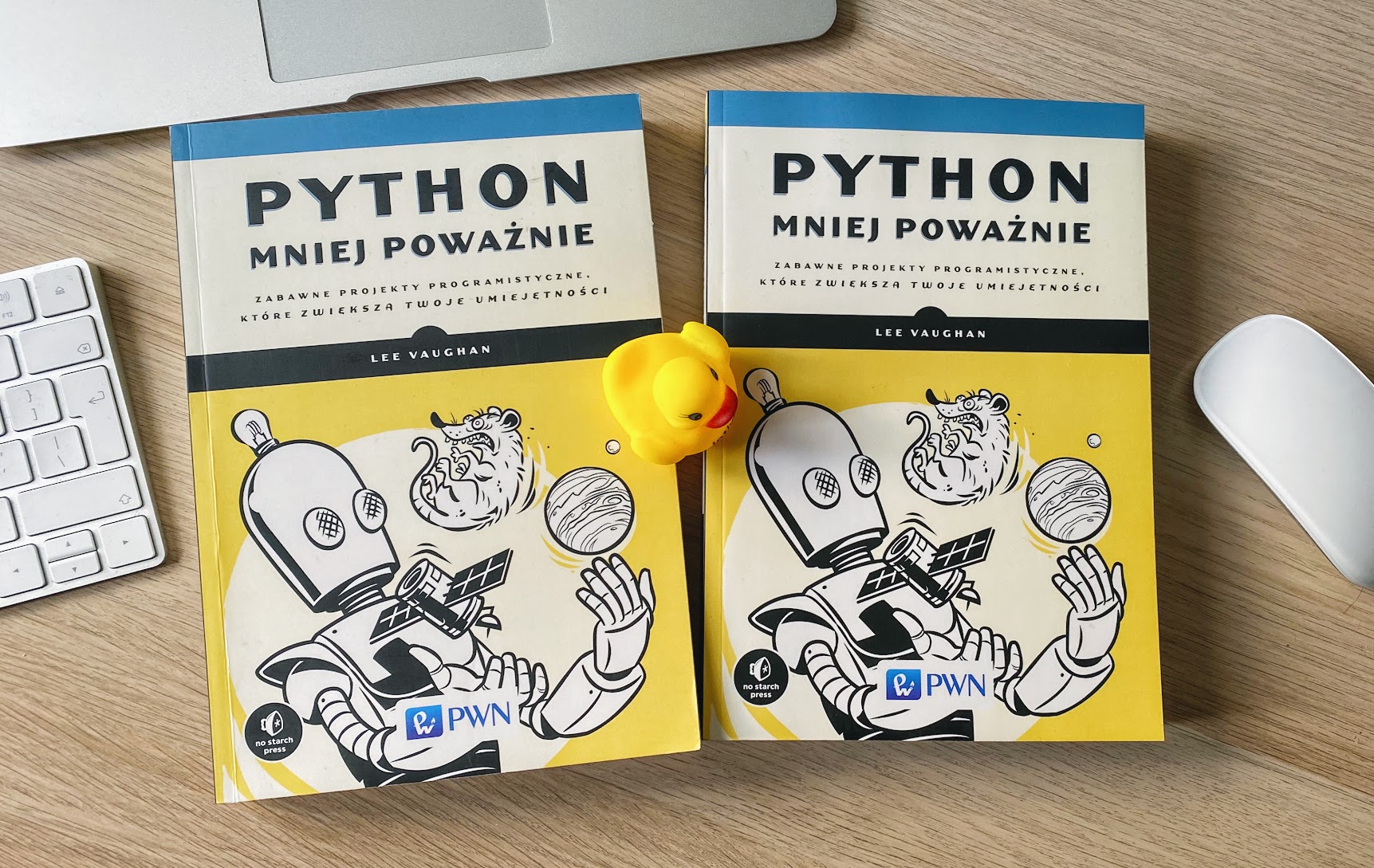 Python mniej poważnie – Lee Vaughan PWN (Konkurs) | Signum Temporis